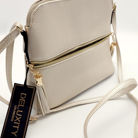 Deluxity | Bags | Deluxity Los Angeles Gold Shimmer Purse | Poshmark